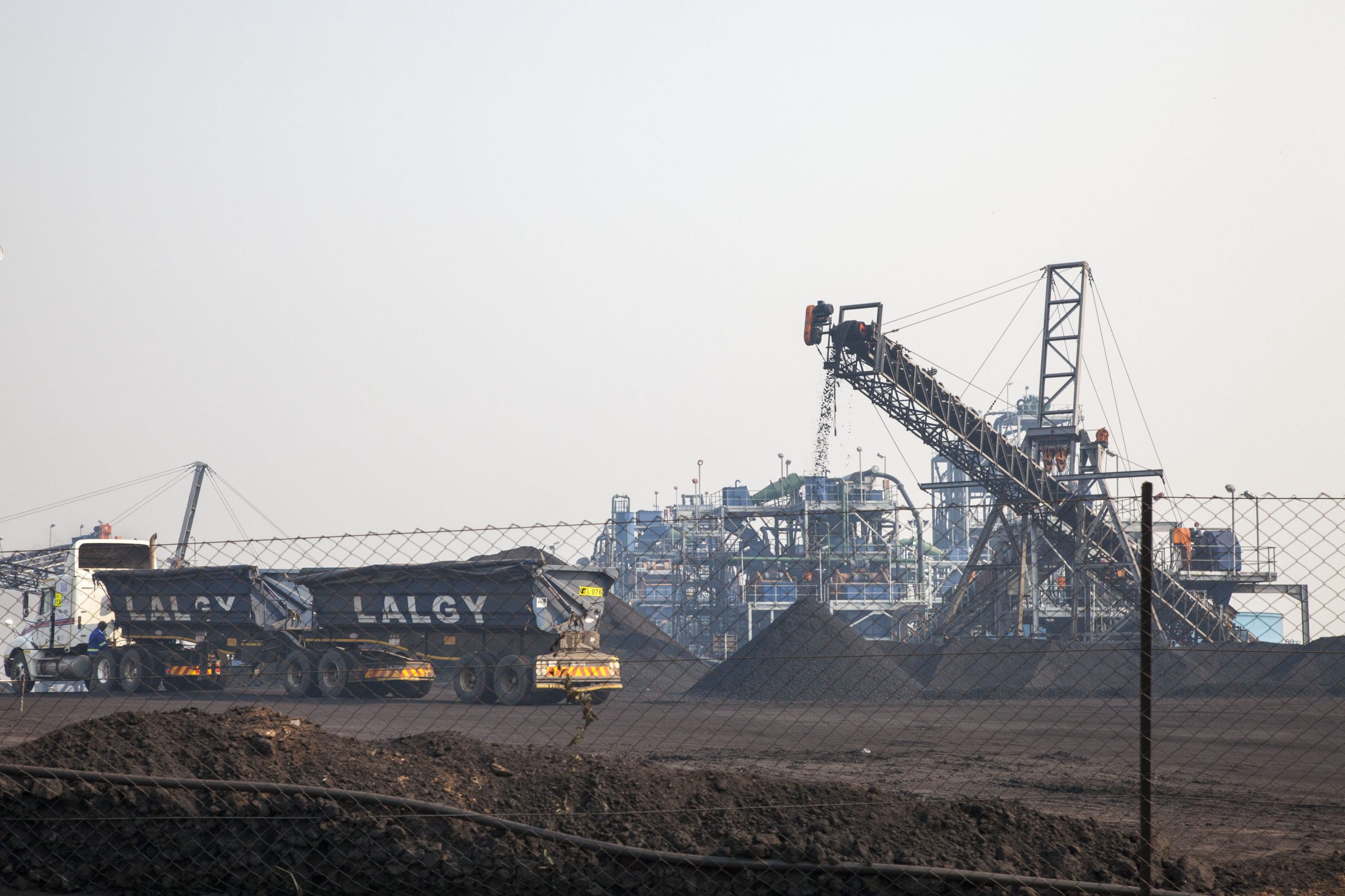 NGO takes Jindal resettlement case to Mozambique high court - Zitamar