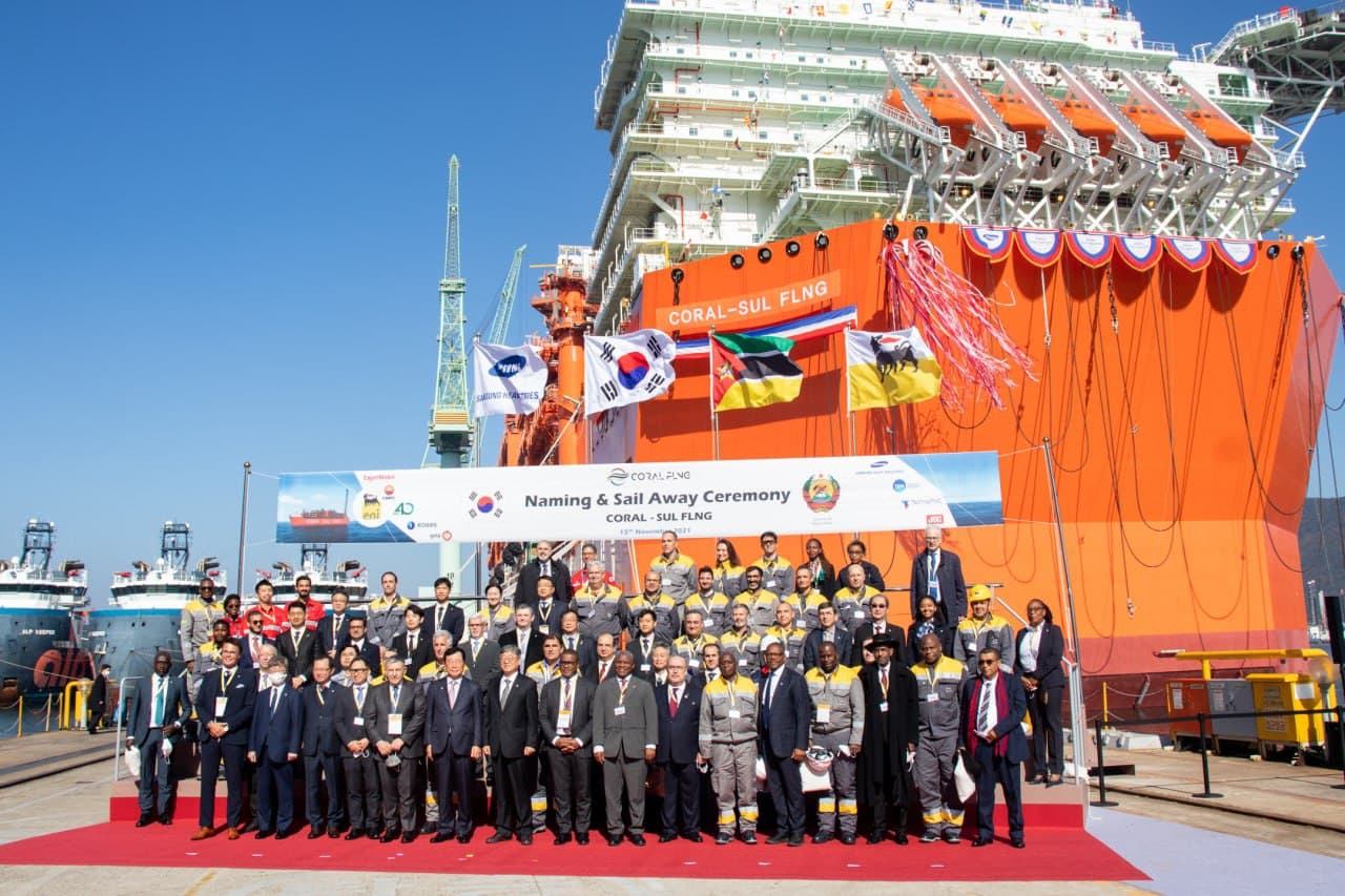 Eni’s Coral South floating platform to start producing LNG in October ...